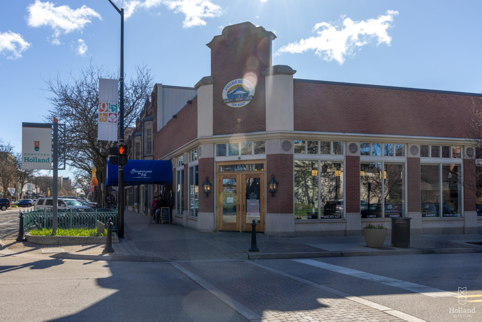 Bowerman's on 8th - Downtown Holland